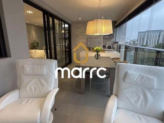 APARTAMENTO À VENDA NO CONDOMÍNIO LOAA CAMPO BELO