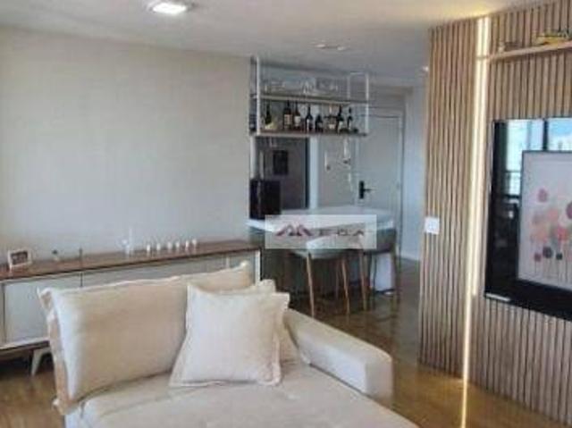 Apartamento à venda no Condomínio Living Celebration, Taquaral em Campinas/SP