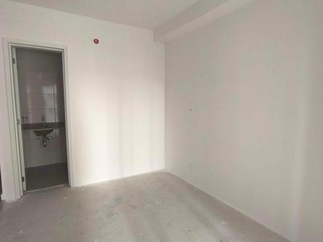 Apartamento à venda no condomínio Silver Resort Bosque Maia com 1 dormitório, 1 banheiro, 1 vaga de