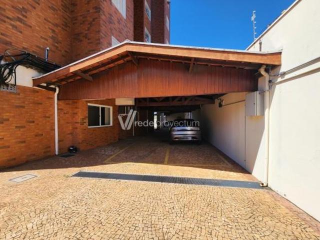 Apartamento à venda no condomínio Porto Real com 3 quartos, sendo 1 suíte e 3 va