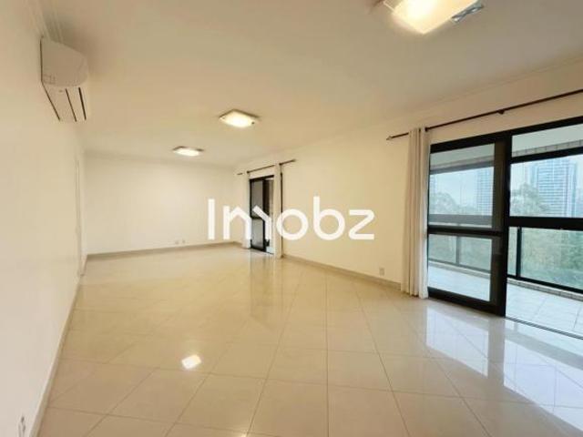 Apartamento à venda no Condomínio Villaggio Panamby Itapaiuna, 1800 São Paulo SP CEP: 05707