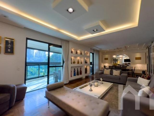 Apartamento à venda no Condomínio Villaggio Panamby Rua Itapaiuna, 1800 São Paulo SP CEP: 05