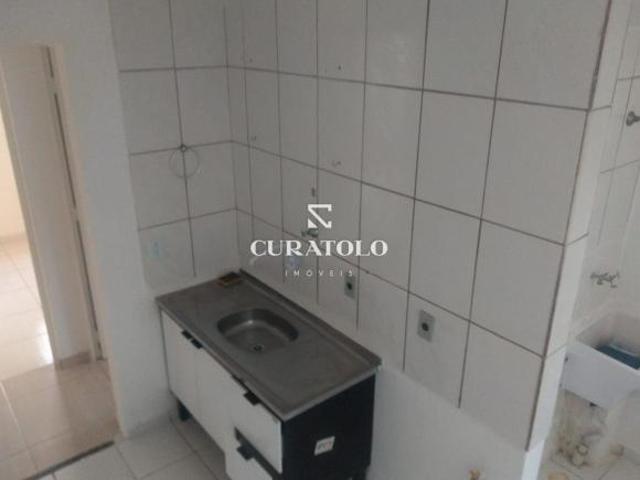 Apartamento à venda no Conjunto Hab. Santa Etelvina, de 2 quartos e 1 vaga