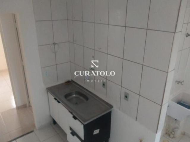 Apartamento à venda no Conjunto Hab. Santa Etelvina, de 2 quartos e 1 vaga