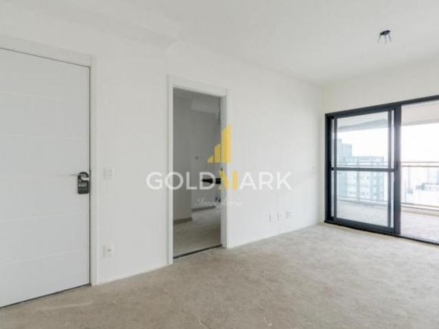 Apartamento à venda no contrapiso com 109m² de área privativa, localizado no bairro Campo Belo