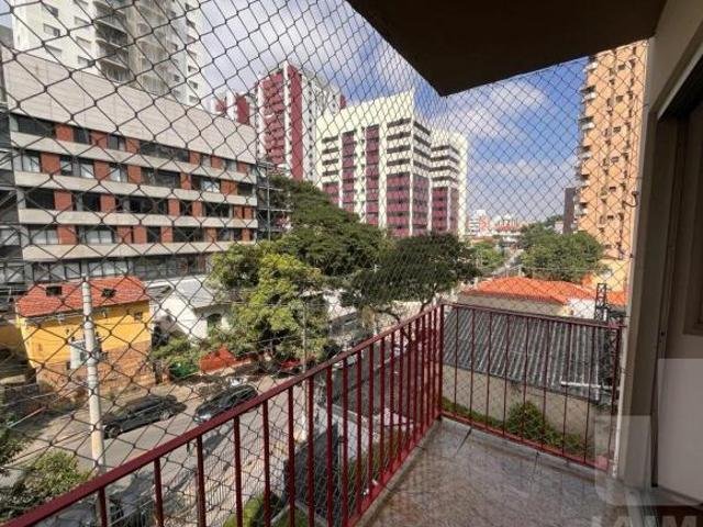 Apartamento a venda no coração de Vila Madalena, com 2 dormitórios e 1 vaga