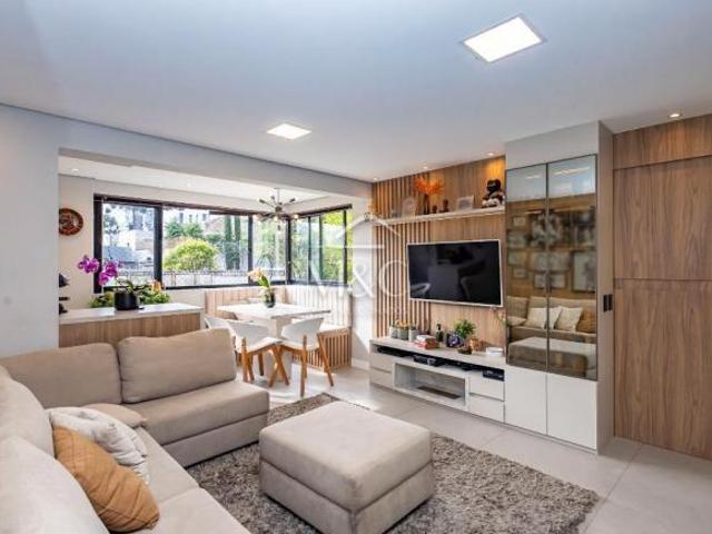 Apartamento à Venda no Ecoville – Edifício Grenobl