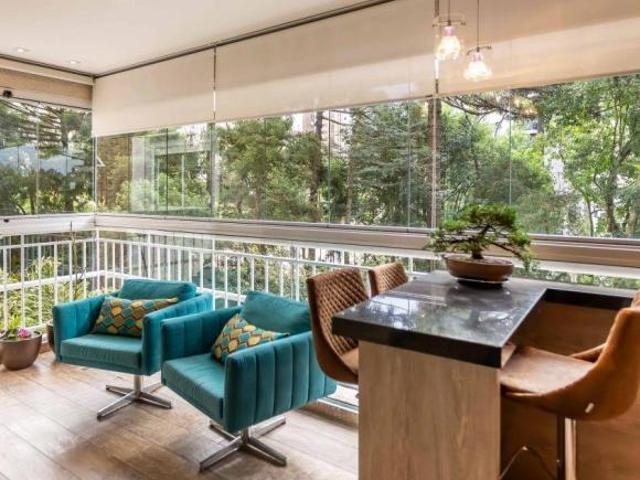 Apartamento à venda no Ecoville, 110 m² privativos, Face Norte e Semimobiliado