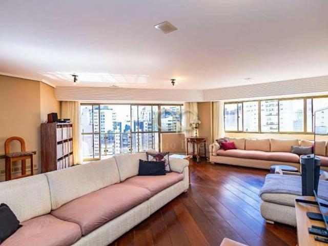Apartamento à venda no Ed. Castelvetrano Batel | Potencial para Retrofit