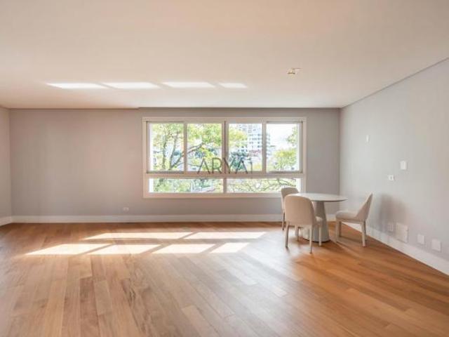 Apartamento à venda no Ed. Guarauna Juvevê bo bair