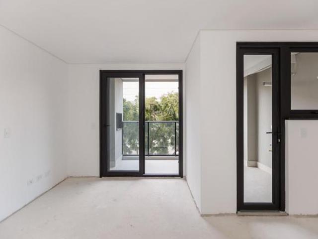 Apartamento à venda no Ed. Plural no Água Verde A