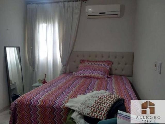 Apartamento à Venda no Ed. San Herman: 2 Dormitórios, Garagem Coberta e Próximo ao Campo América!