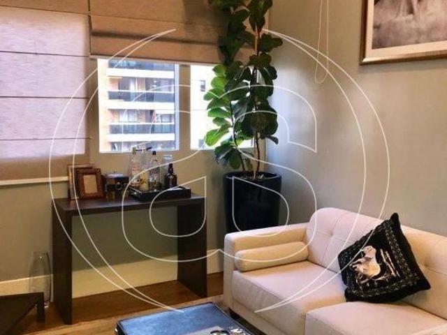 Apartamento à Venda no Ed. Villaggio II Moema, 40m²