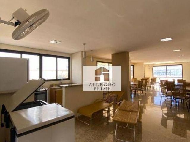 Apartamento à venda no Ed. Walter Spott com 4 dormitórios e 2 vagas de garagem / Próximo ao Centro