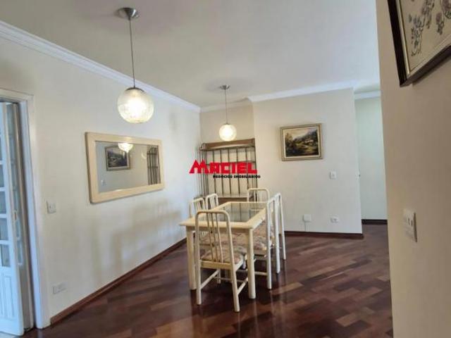 Apartamento a venda no Edifício Manhattan, com sala estendida, 3 dormitórios, 2 vagas de garagem