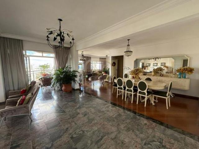 Apartamento à venda no Edifício Casablanca