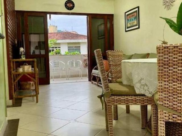 Apartamento à venda no Edifício Costa Brava no Guarujá com 2 quartos 1 suíte e 1 vaga de garagem
