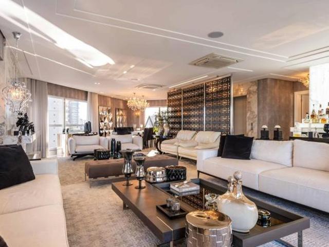 Apartamento à venda no Edifício Eurobuilding no Ec