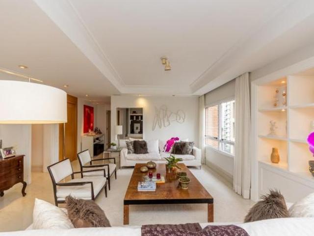 Apartamento a venda no Edificio Itaituba em Vila Uberabinha em São Paulo SP