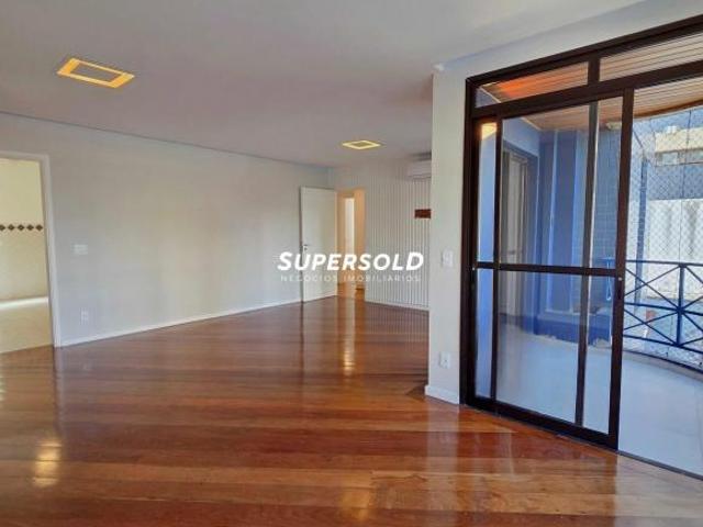 Apartamento à venda no edifício Lago di Como com 3 suítes na Vila Itapura em Campinas/SP