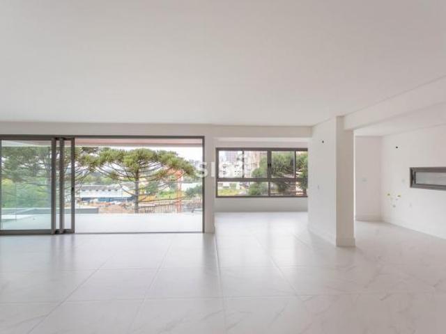Apartamento à venda no Edificio Landhaus | 3 suite