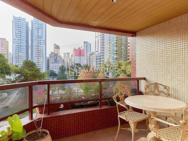 Apartamento à venda no Edifício Piemonte, em frent