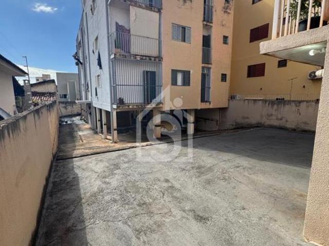 Apartamento à Venda no Edifício Residencial Vanessa | 3 Dormitórios, Sacada e Excelente Localização