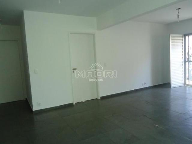 Apartamento à venda no Edifício Roma na região central de Valinhos