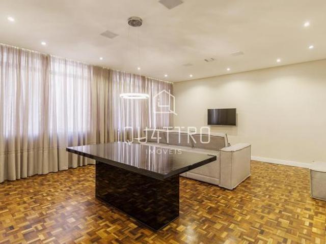 Apartamento à venda no Edifício Santa Terezinha Batel Apartamento