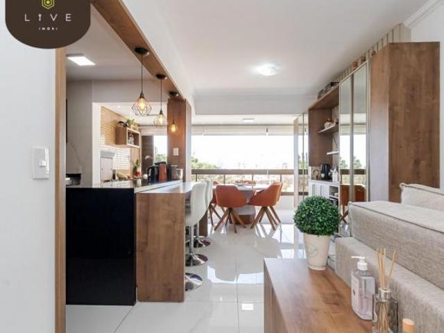 Apartamento à venda no Edifício Solaris, com 2 quartos, sendo 01 suíte, 01 vaga de garagem no bairro