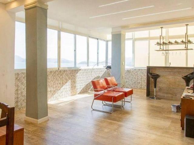 Apartamento à venda no Embaré em Santos