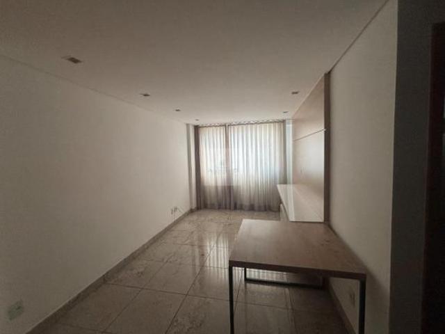 Apartamento à venda no Funcionários, BH MG: 1 quarto, 1 sala, 1 banheiro, 1 vaga, 38m² de puro charm