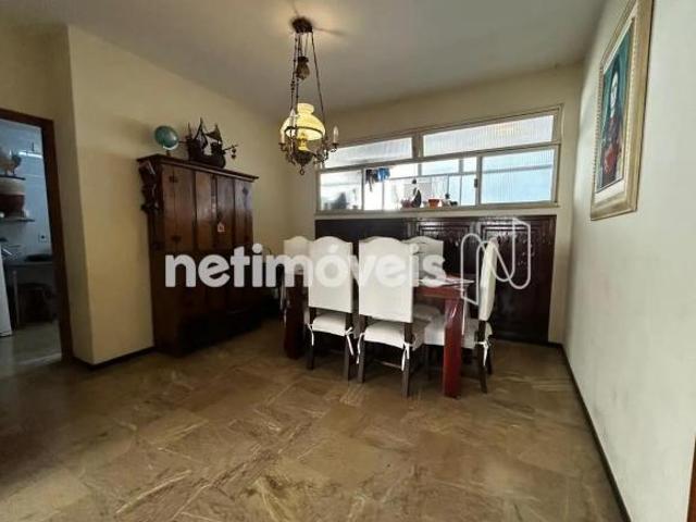 Apartamento à venda no Funcionários, na charmosa avenida Carandaí Excelente lo