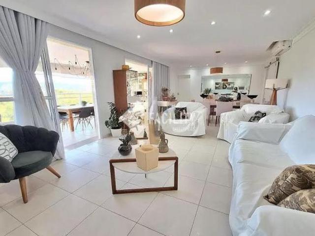 Apartamento a venda no Guarujá com 158 m² e 3 suítes