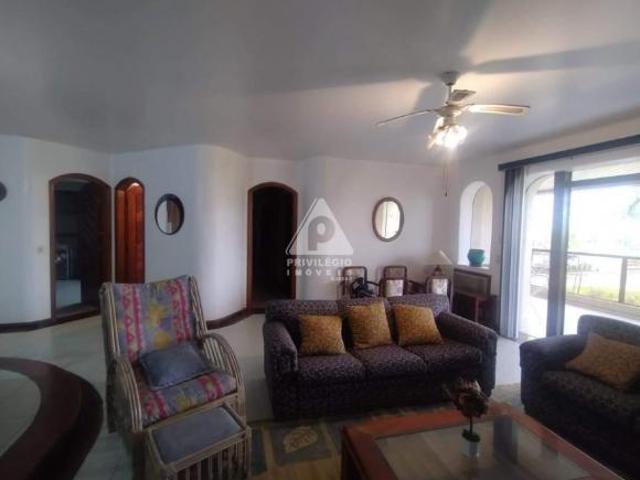 Apartamento à venda no Guarujá, Bairro da Enseada!