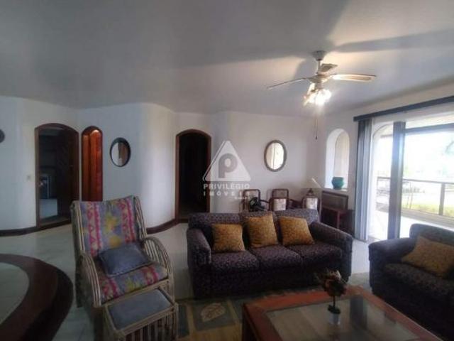 Apartamento à venda no Guarujá, Bairro da Enseada!