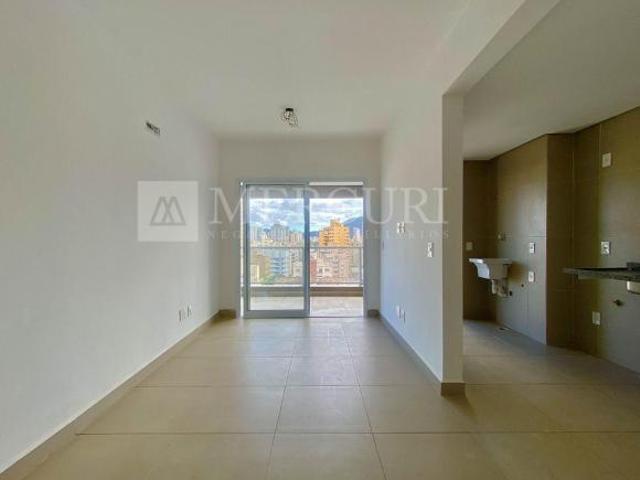 Apartamento à venda no Guarujá, Enseada. Com vista mar e prédio com lazer