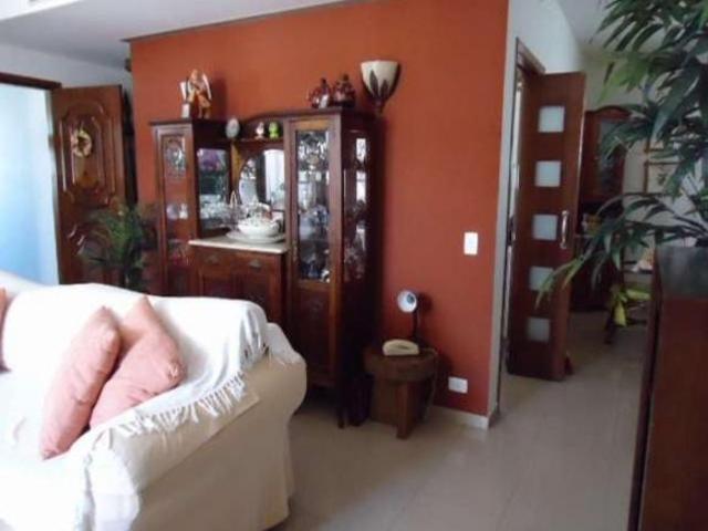 Apartamento à venda no Guarujá na Praia das Pitangueiras