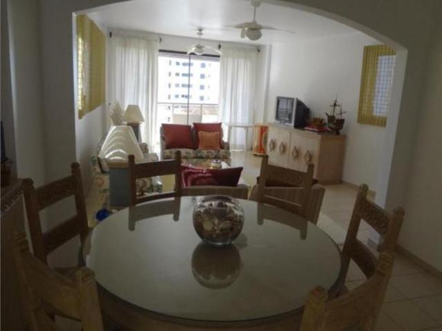 Apartamento à venda no Guarujá na Praia das Pitangueiras