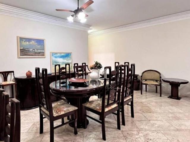 Apartamento à venda no Guarujá, na praia das Pitangueiras, 02 vagas de garagem e lazer