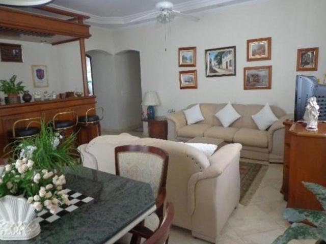 Apartamento à venda no Guarujá na Praia das Pitangueiras