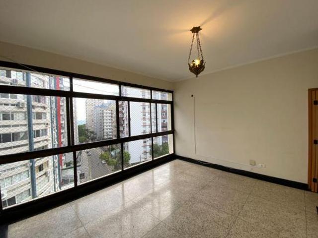 Apartamento a venda no Gonzaga, 3 dormitórios 1 suíte, WC social, 1 vaga demarcada, vista livre