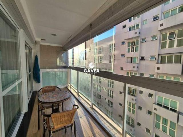 Apartamento à venda no Gonzaga em Santos