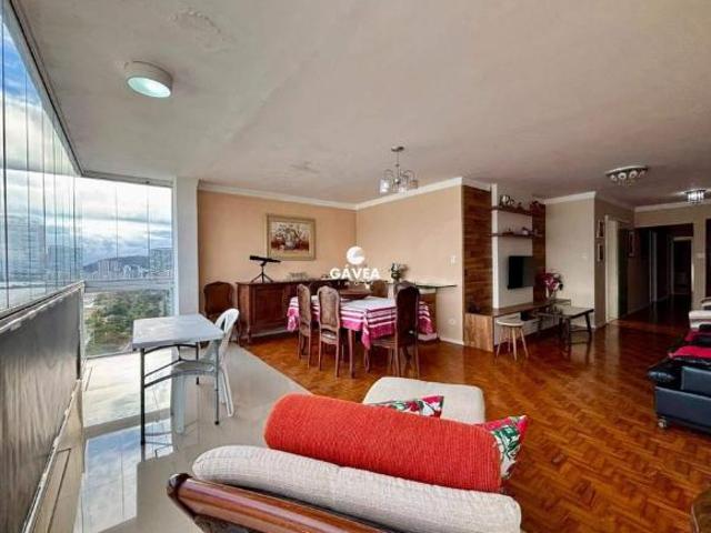 Apartamento à venda no Gonzaga em Santos