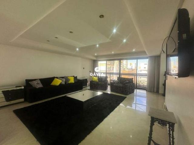 Apartamento à venda no Gonzaga em Santos