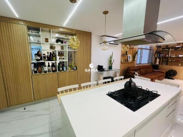 Apartamento à venda no Gonzaga em Santos