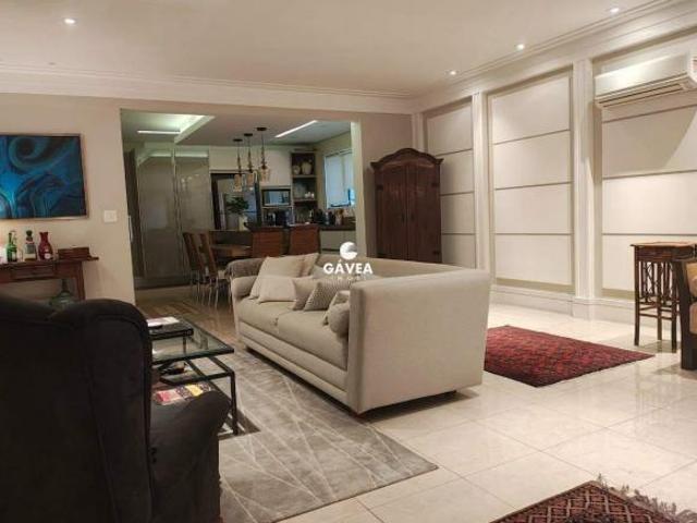 Apartamento à venda no Gonzaga em Santos
