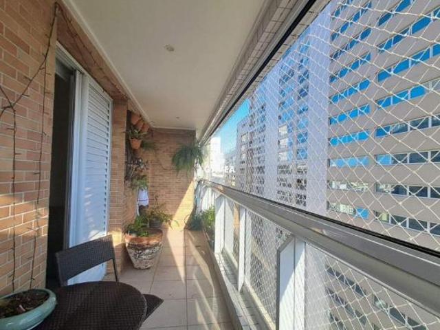 Apartamento à venda no Gonzaga em Santos