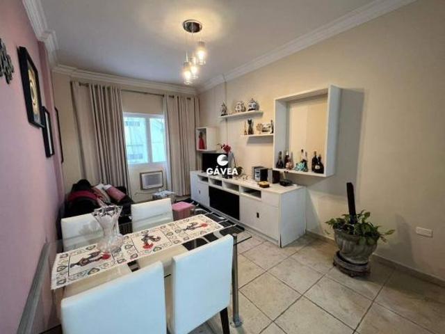 Apartamento à venda no Gonzaga em Santos