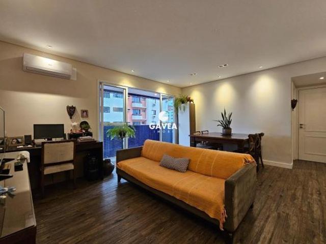 Apartamento à venda no Gonzaga em Santos